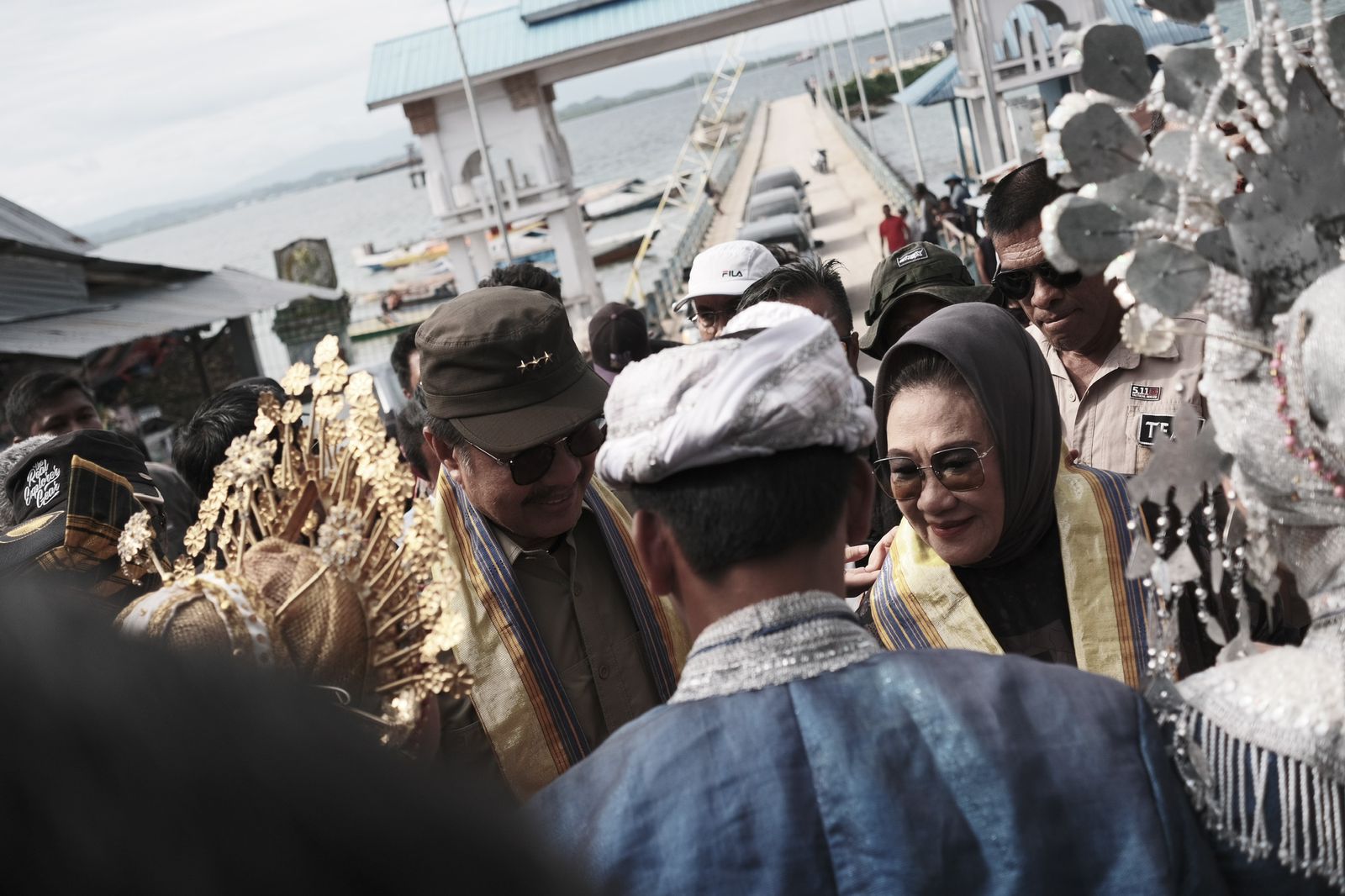 Warga Muna Sambut Hangat Calon Gubernur Sultra, Tina Nur Alam, yang ... Warga Muna Sambut Hangat Calon Gubernur Sultra, Tina Nur Alam, yang ...